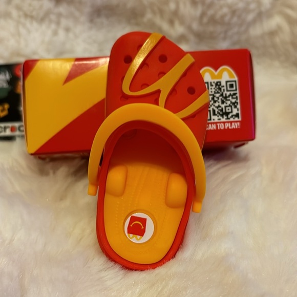 McDonald's | Toys | Brand New 224 Mcdonalds Mini Crocs Keychain Happy ...